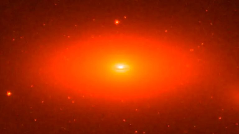 NGC 1277, la galaxia congelada en el tiempo que no tiene materia oscura